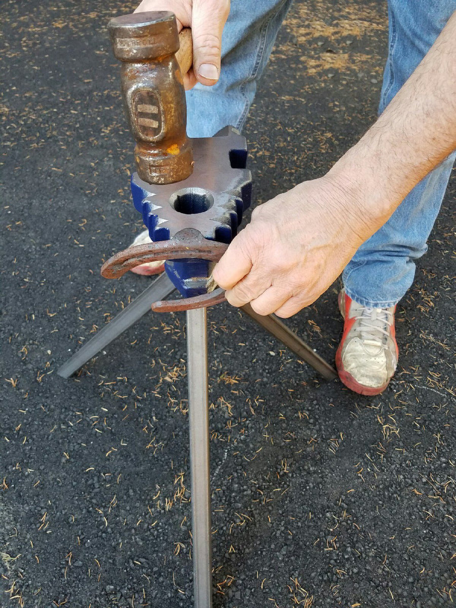 Cody James Big Block Stall Jack| Northeast Farrier Supply